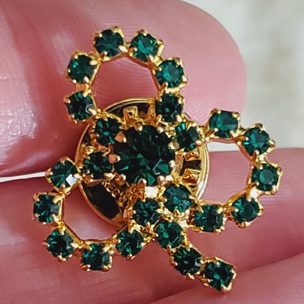 Vintage Ballou Reg'd Emerald Green Shamrock Crystal B… - Gem